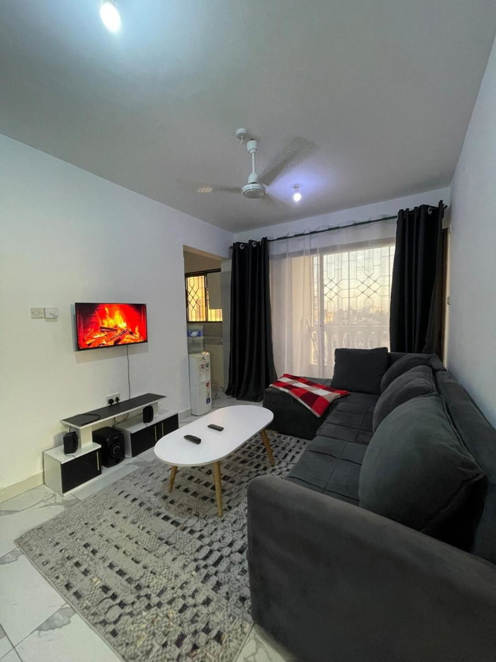 Stays With E&m - Mombasa