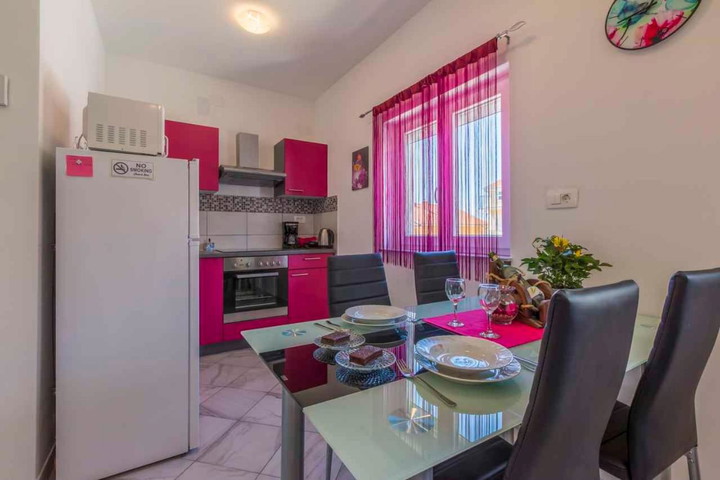 Apartments In Crikvenica 5289 - Crikvenica