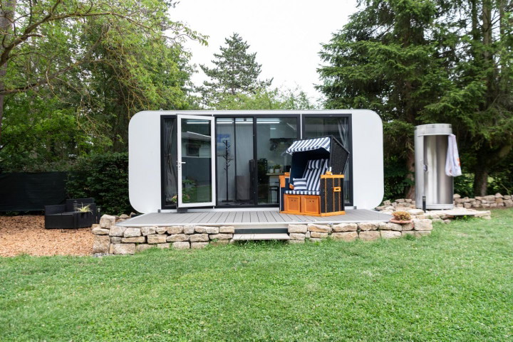Tiny House Annemone Bei Carogrün In Erfurt-gemütlich-sonnig-küche-bad-garten-parken-pool-sauna-klimaanlage-wlan - Erfurt