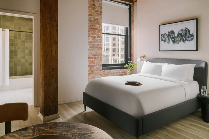 Livn West Loop Chicago Queen Superior Studio - River North - Chicago