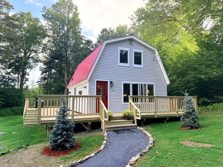 Cozy Woodland Retreat With Propane Fireplace & Deck In Woodford, Vermont - Bennington, VT