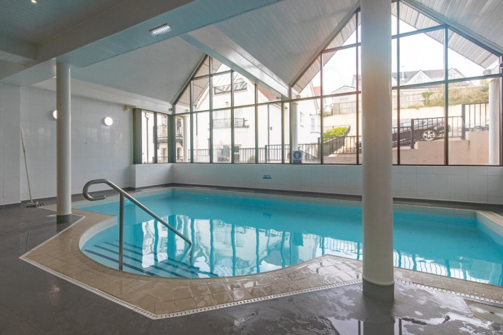 Tenby Sea View Apartment With Swimming Pool - Tenby
