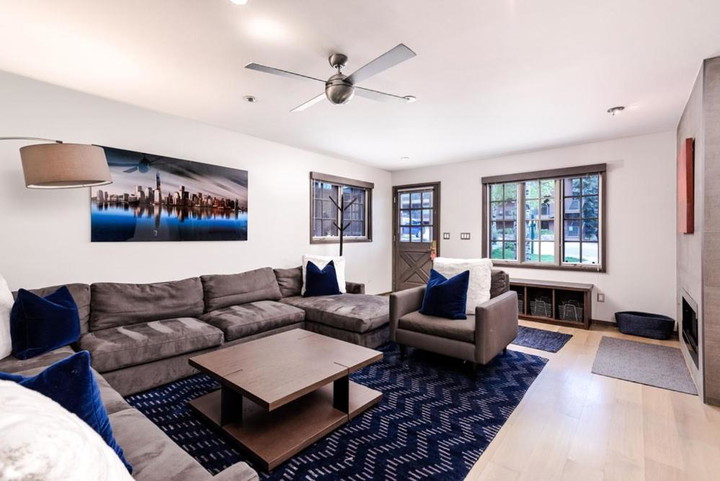 Alpenblick 10, Three Level Townhome, Two Block From The Gondola - Aspen, CO
