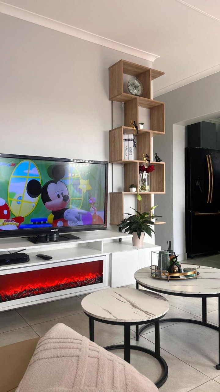 Urbancharm Affordable Luxury Home With Pool - Polokwane