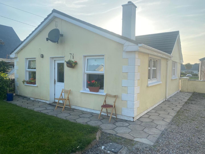 Primrose Cottage - County Donegal, Ireland