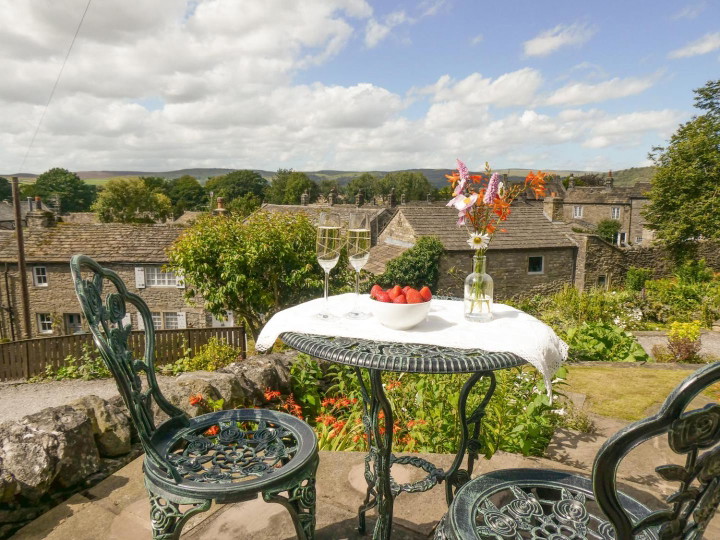 Rooftops - Uk34065 - Grassington