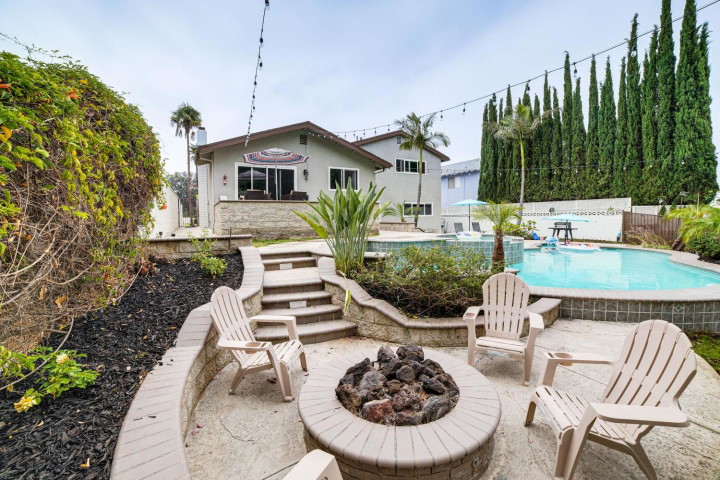 Golf, Swim, Relax: Family Retreat In Corona! - Ontario, CA