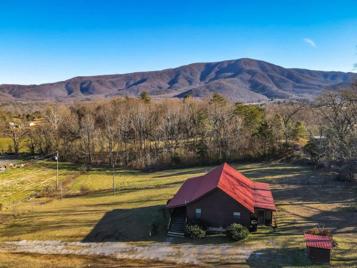 Beautiful View! Log Cabin,fireplace,hot Tub,arcade,pool,fishing - Tennessee