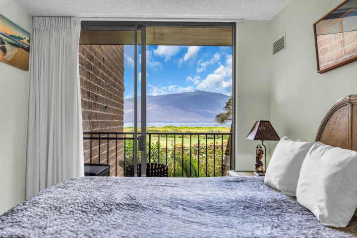 Tropical View Beachfront Condo - Maui, HI