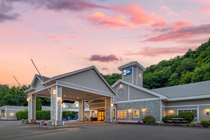 Best Western Springfield Hotel - Grafton, VT