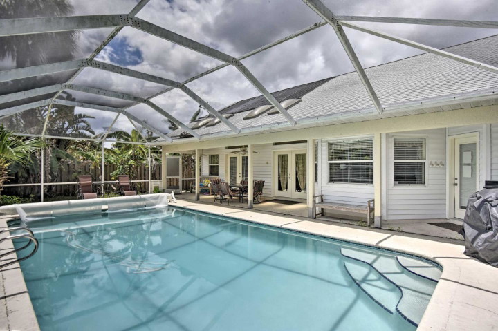 Cocoa Beach Paradise: Screened Pool, Patio + Games - Merritt Island, FL