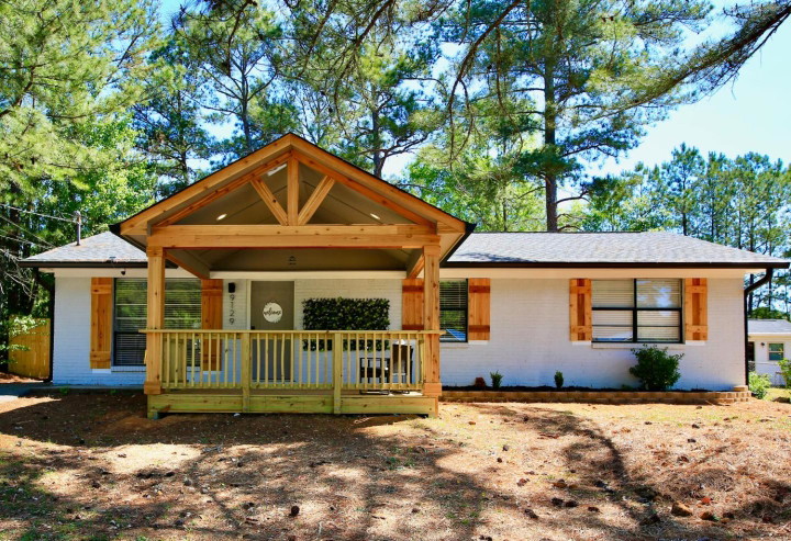 Relaxing Modern Ranch With Private Backyard - Covington, GA