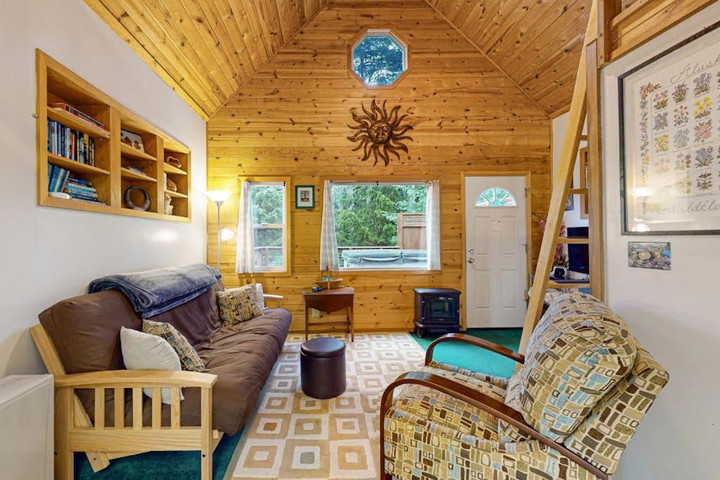Christina Cabin - Girdwood, AK