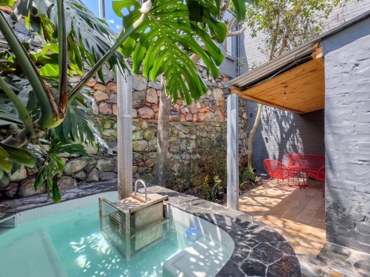 Lily Of The Valley - Higgovale - Camps Bay