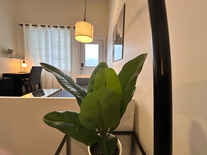 Spacious Family Suite With Private Kitchenette And Laundry - Nova Scotia