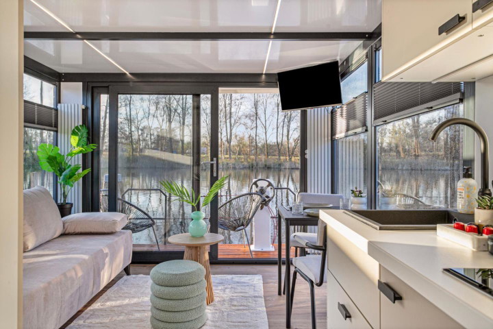 Charming Tiny Houseboat Escape Near Amsterdam By Weltevreden Experience - Weesp