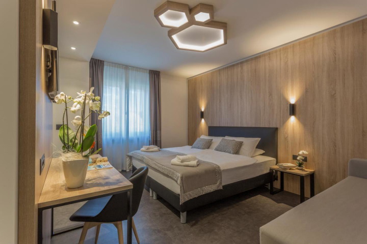 Tourist Hotel - Brixen