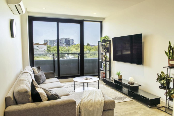 Contemporary Comfort - Tottenham