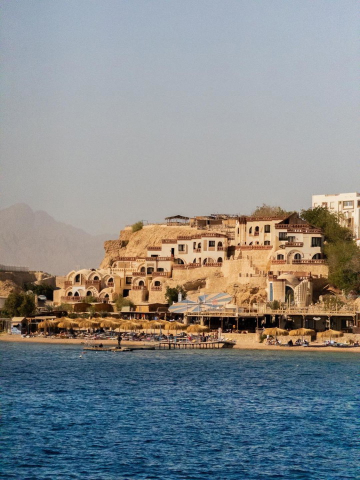 Umbi Sharks Bay Diving Village - Egypt