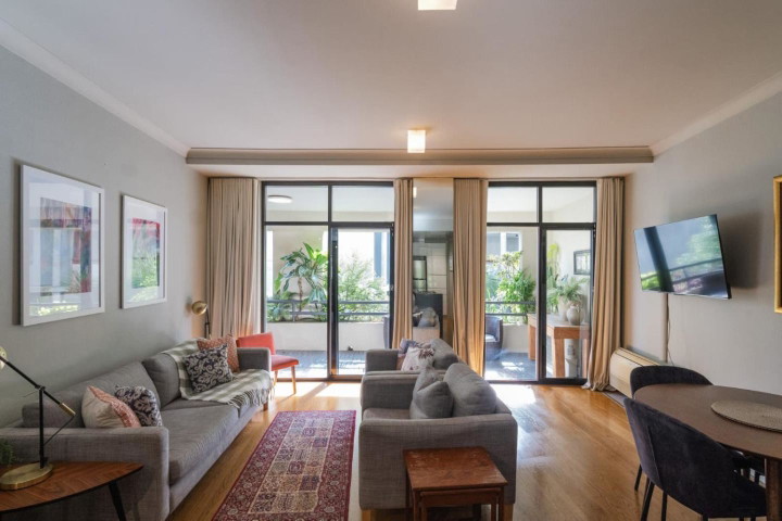 Stunning 1bed Surry Hills Balcony Apt W Parking - Sutherland Shire