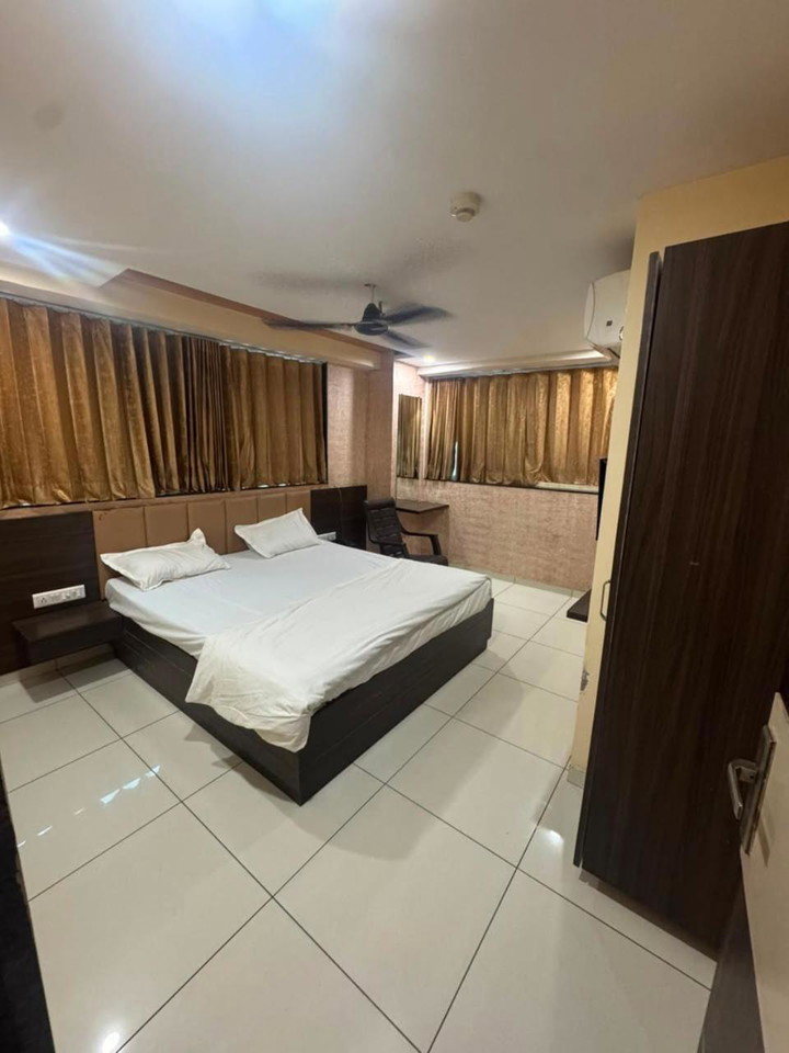 Hotel The Heaven - Ahmadabad