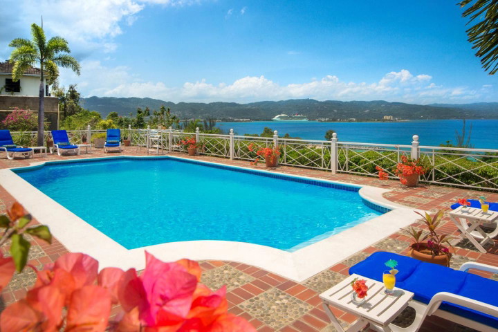 Polkerris Bed & Breakfast - Montego Bay