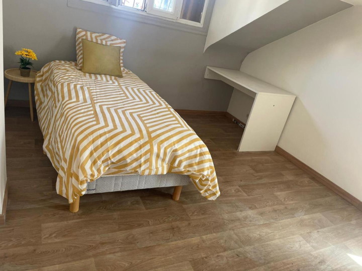 Chambre Avec Balcon Dans Charmante Maison Prêt D' Aéroport D'orly Et Proche Paris - Maisons-Alfort