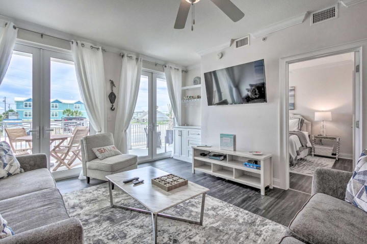 Dazzling Mexico Beach Condo - Walk To The Beach! - Florida