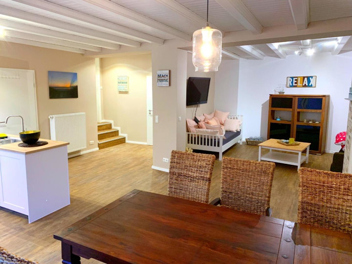 Ferienwohnungen Arp "Beach House" Mit Terrasse Und Parkplatz - Itzehoe