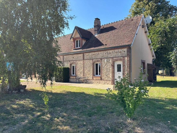 Gîte Familial 5 Pers Avec Billard Et Terrain De Jeux - Eure-et-Loir