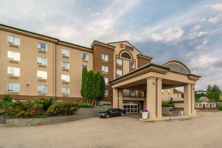 Comfort Inn & Suites Salmon Arm - Salmon Arm