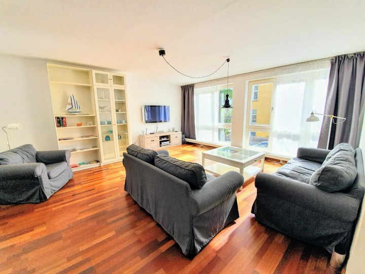 Ferienwohnung Achtern Diek, Inklusive Stellplatz Und Strandkorb Von Mai Bis September - Warnemünde