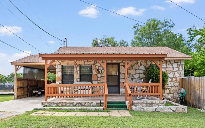 The Lazy Spur - Bandera, TX
