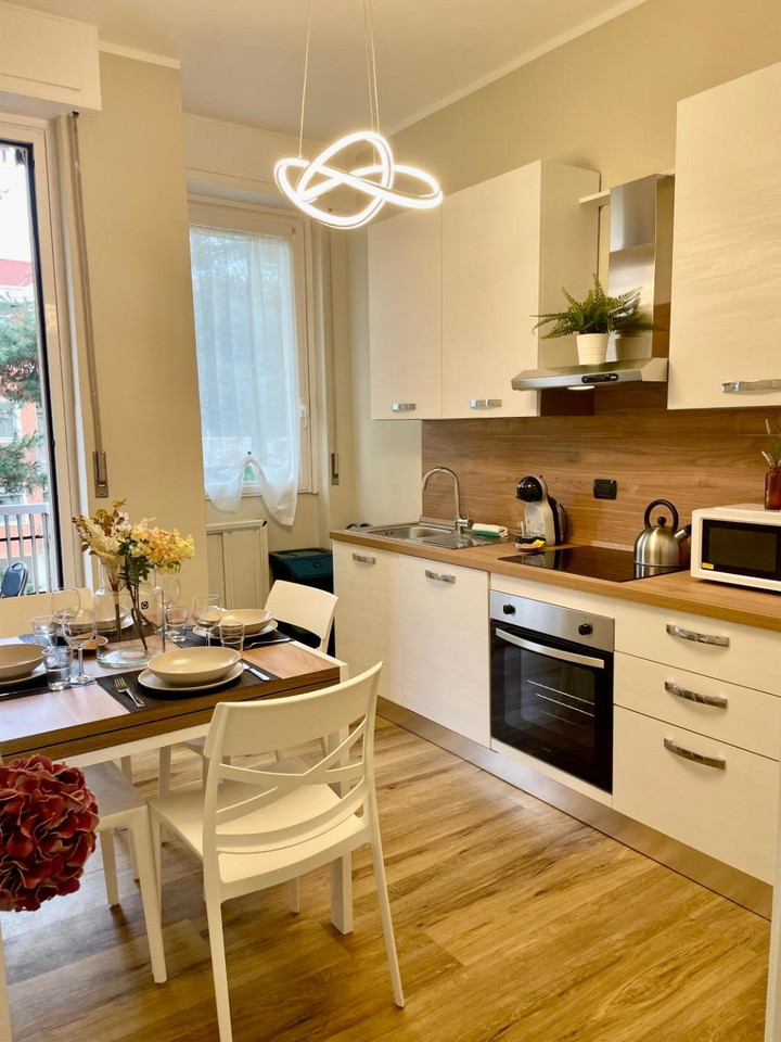 Bnbook Lattuada 4 Camere Da Letto 2 Bagni - Saronno