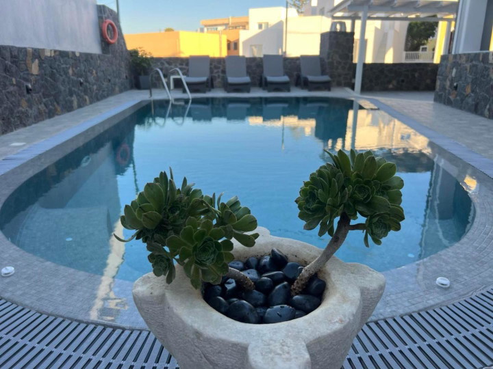 Kelenis Apartments - Santorini
