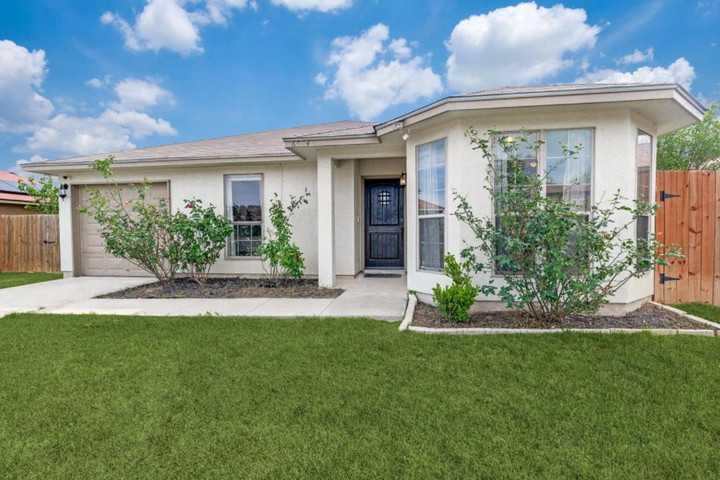 Family Home With Game Room & Fire Pit - San Antonio