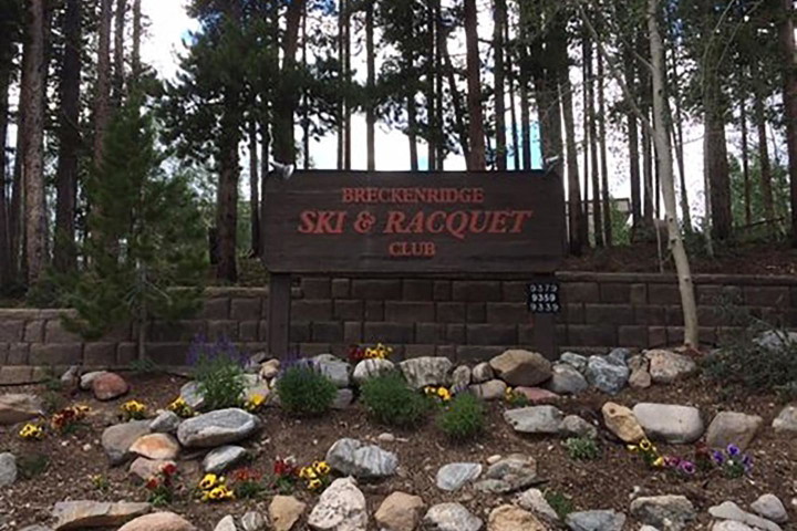 Ski & Racquet #103-c - Access To Indoor Pool, Hot Tubs And Town Shuttle - Breckenridge, CO