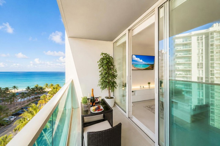 Oceanfront Condo - Ocean Views, Pool, Gym Hollywood Beach - Aventura, FL