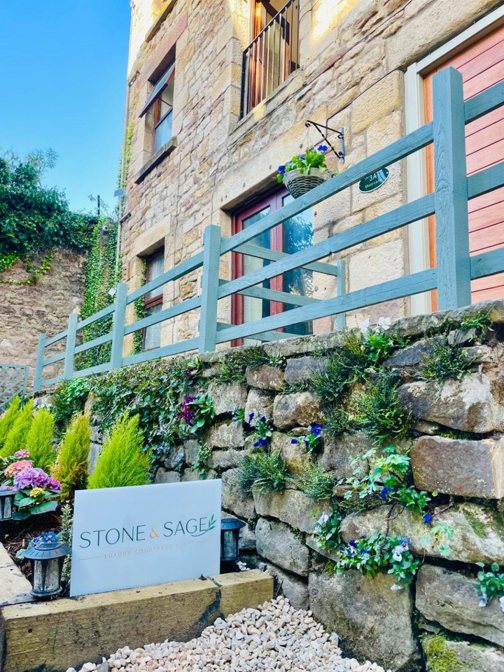 Stone & Sage- City Centre Luxury Courtyard Lofts - 蘭開夏