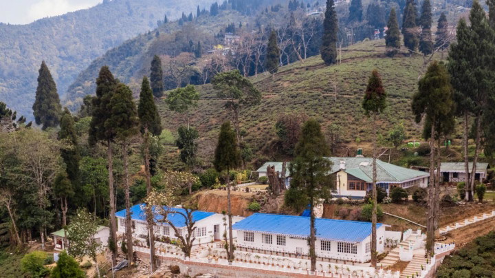 Chhota Haazri, By The Rajbari Bawali - Sikkim