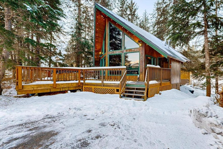Classic Alyeska A-frame From The Resorts Early Days - Girdwood, AK