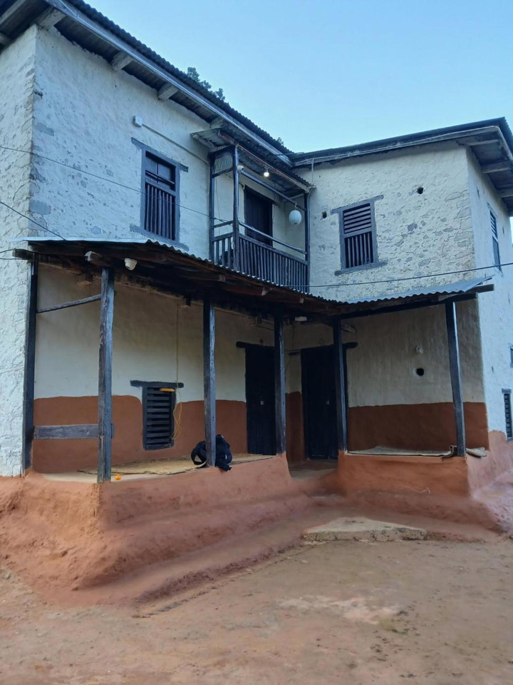 Lanka Farm House -Peaceful Hilly Home Made From Stone And Mud - Nepal