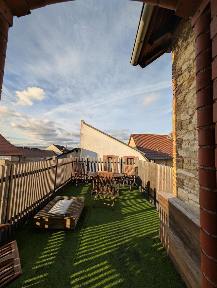 Zentrale Helle Wohnung In Gau-algesheim Mit Balkon - Eltville