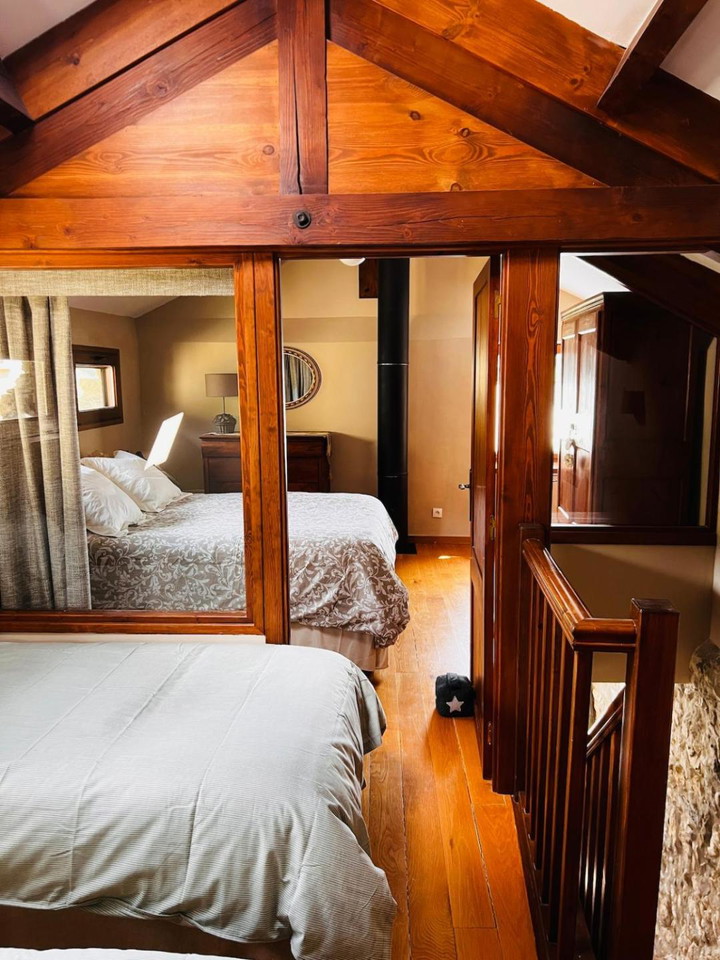 Cal Gano, 3-story Stone & Wood Mountain Retreat - Pyrenees