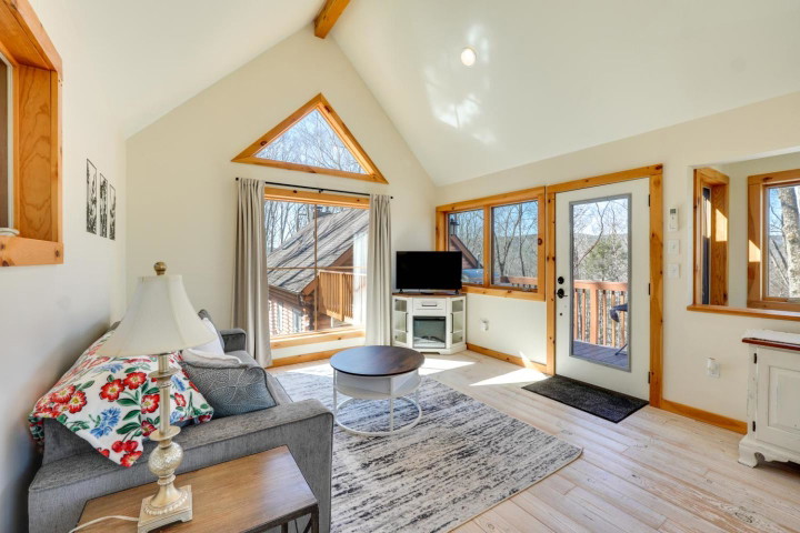 Hike & Fish: Outdoor Retreat Near Trails - Middletown, NY