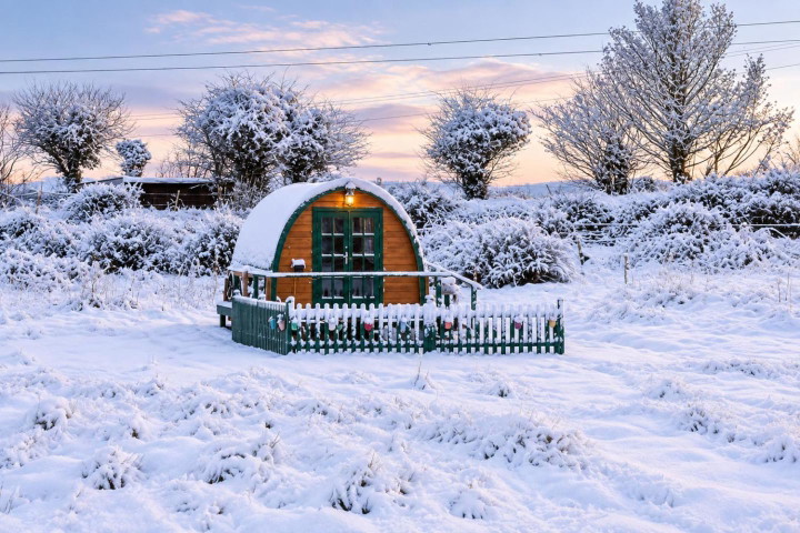 Glamping Pod In St Austell Sleeps 2 With Spa Pool - Bodmin
