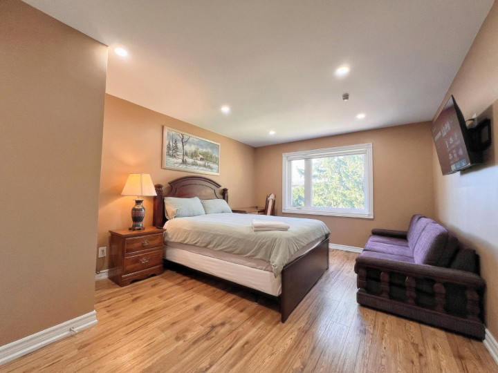 Spacious Rooms With Bath Near Wonderland & Vaughan Mills Mall - Ontario