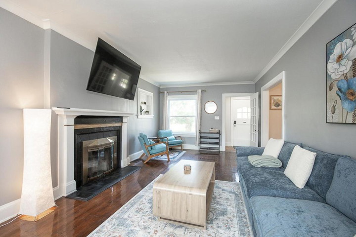Spacious House In University Heights - Shaker Heights, OH