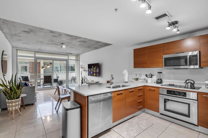 Modern Midtown Loft And Pool, Gym And Walk Everywhere - Miami, FL