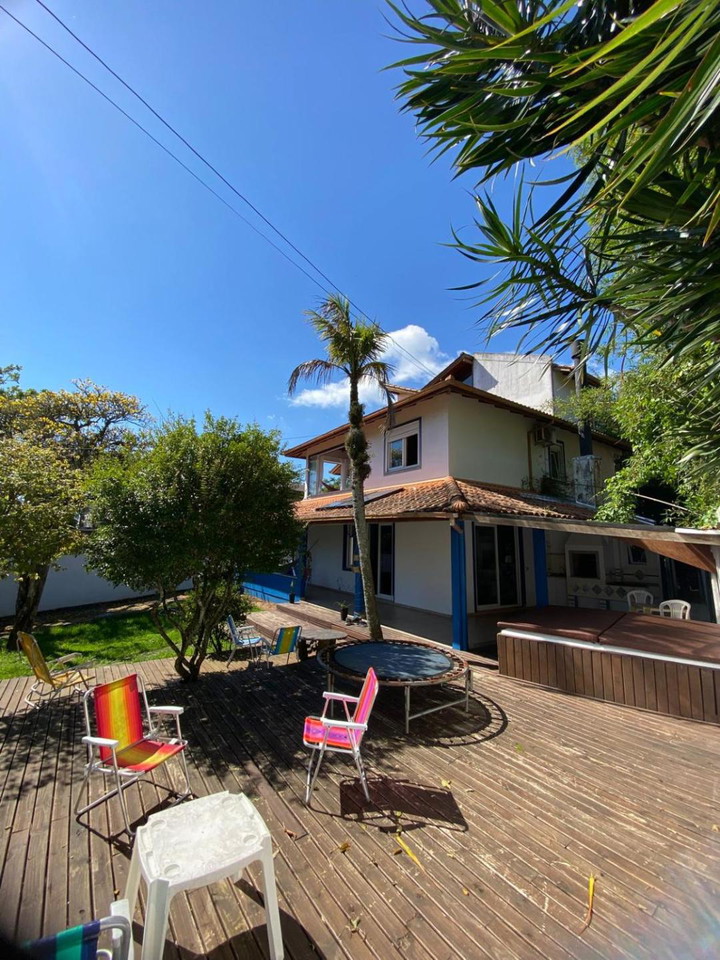 Casa Mar Alto, Casa Compartilhada Com Vibe De Hostel A Poucos Passos Da Praia Morro Das Pedras Em Florianópolis - Florianópolis